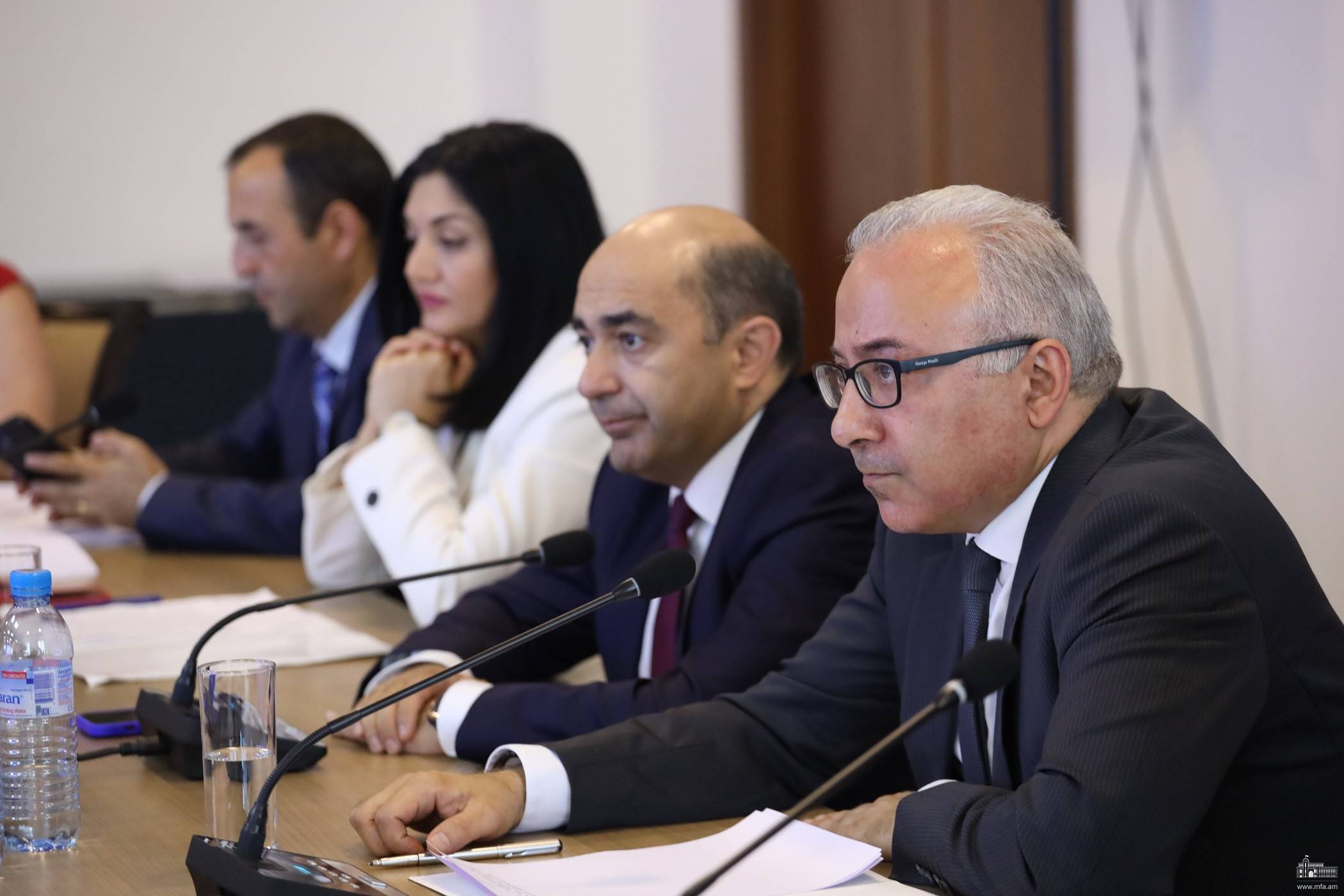 Meeting with the heads of diplomatic missions and representatives of ...