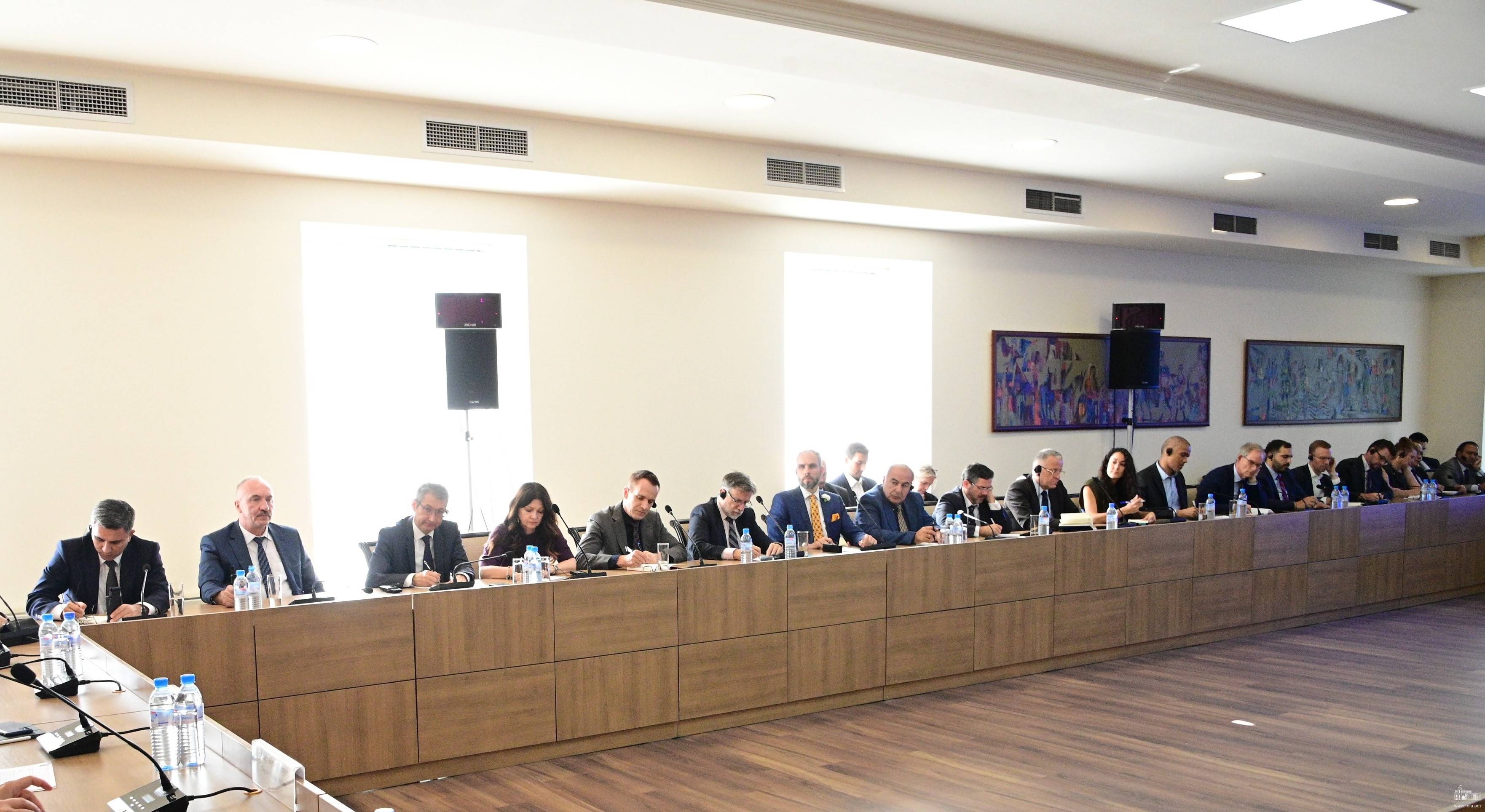 Meeting with the heads of diplomatic missions and representatives of ...