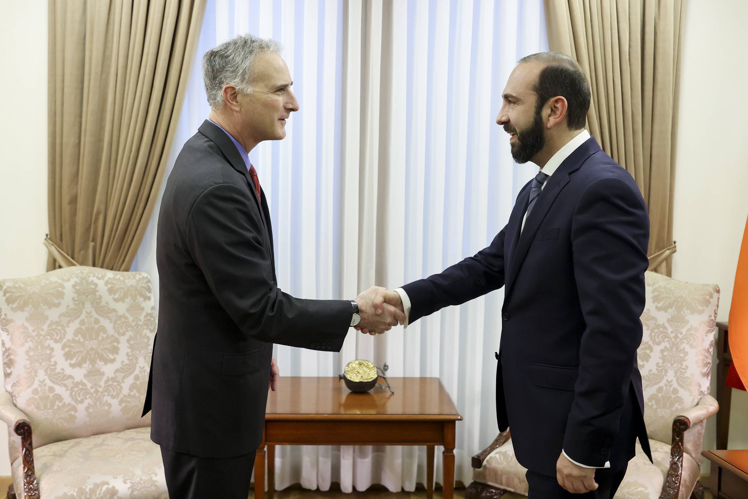 Meeting of Foreign Minister of Armenia with Louis Bono - mfa.am