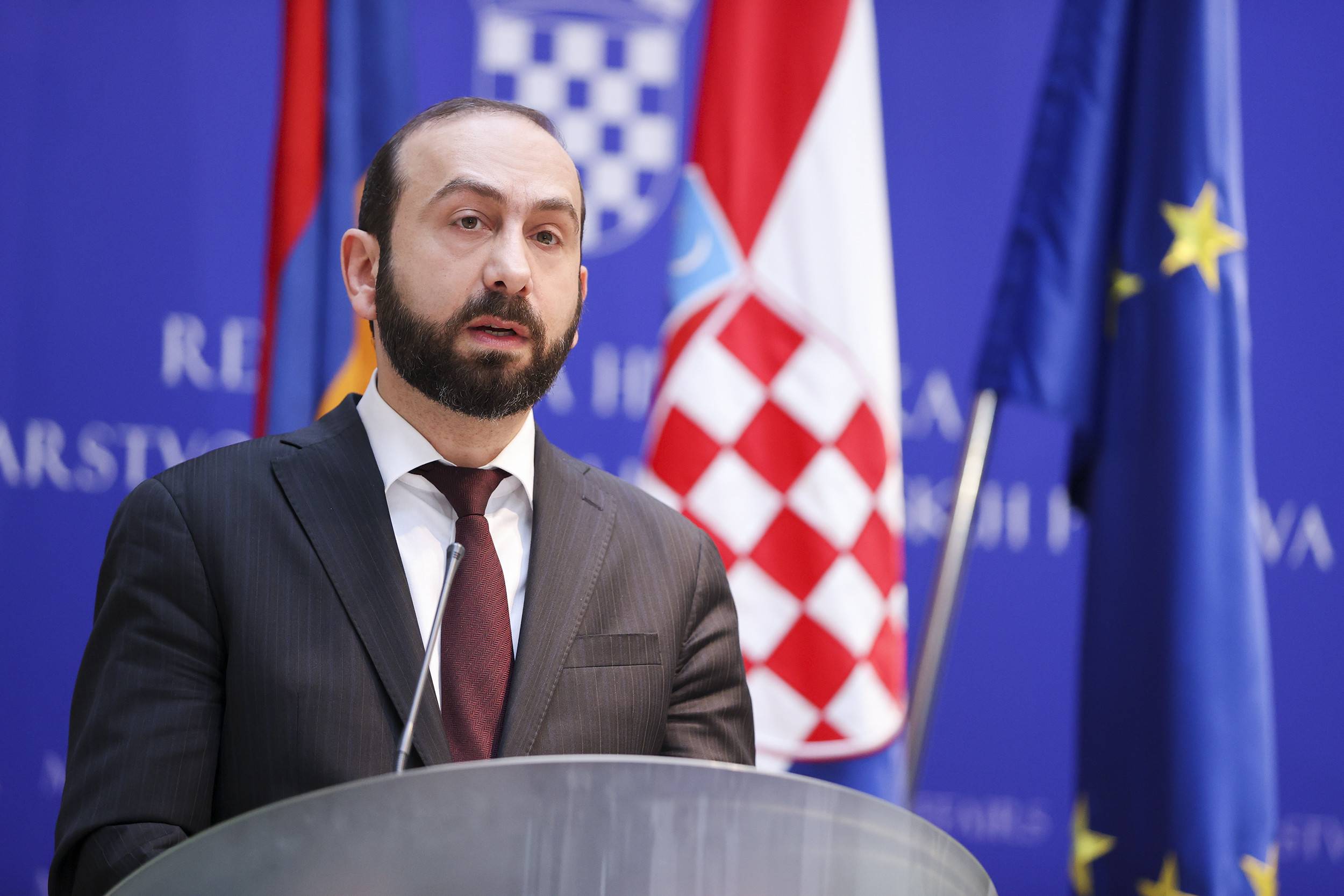 Press statement of Foreign Minister of Armenia Ararat Mirzoyan during ...