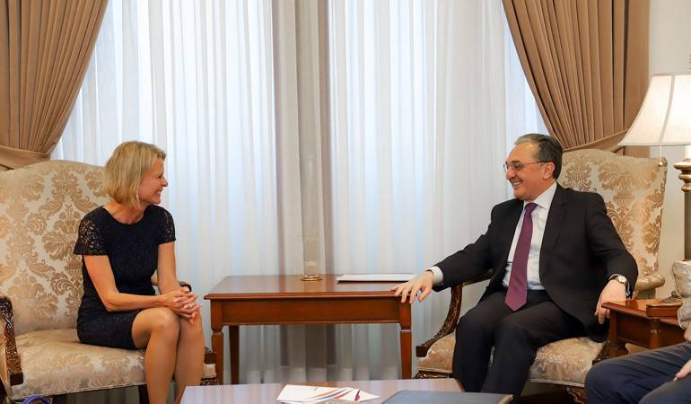 Foreign Minister Zohrab Mnatsakanyan's meeting with Assistant Secretary ...