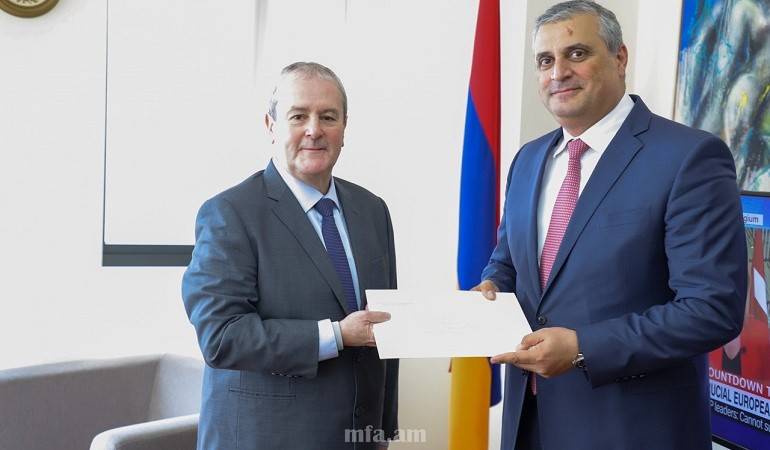 The newly appointed Ambassador of the Republic of Guatemala handed over ...