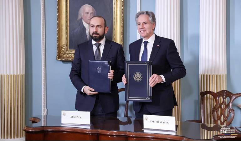 The signing of the Strategic Partnership Charter between the Republic ...